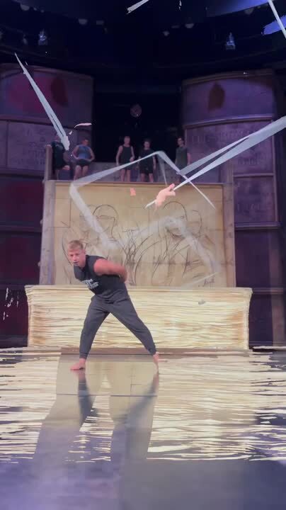 Artist Displays Spectacular Cube Manipulation Skills While Training ...