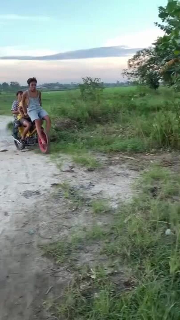 Three People Fall Into River While Attempting Motorcycle Stunt | Jukin ...