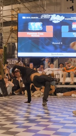 Guy Demonstrates Mind-Blowing B-boying Dance Moves | Jukin Licensing