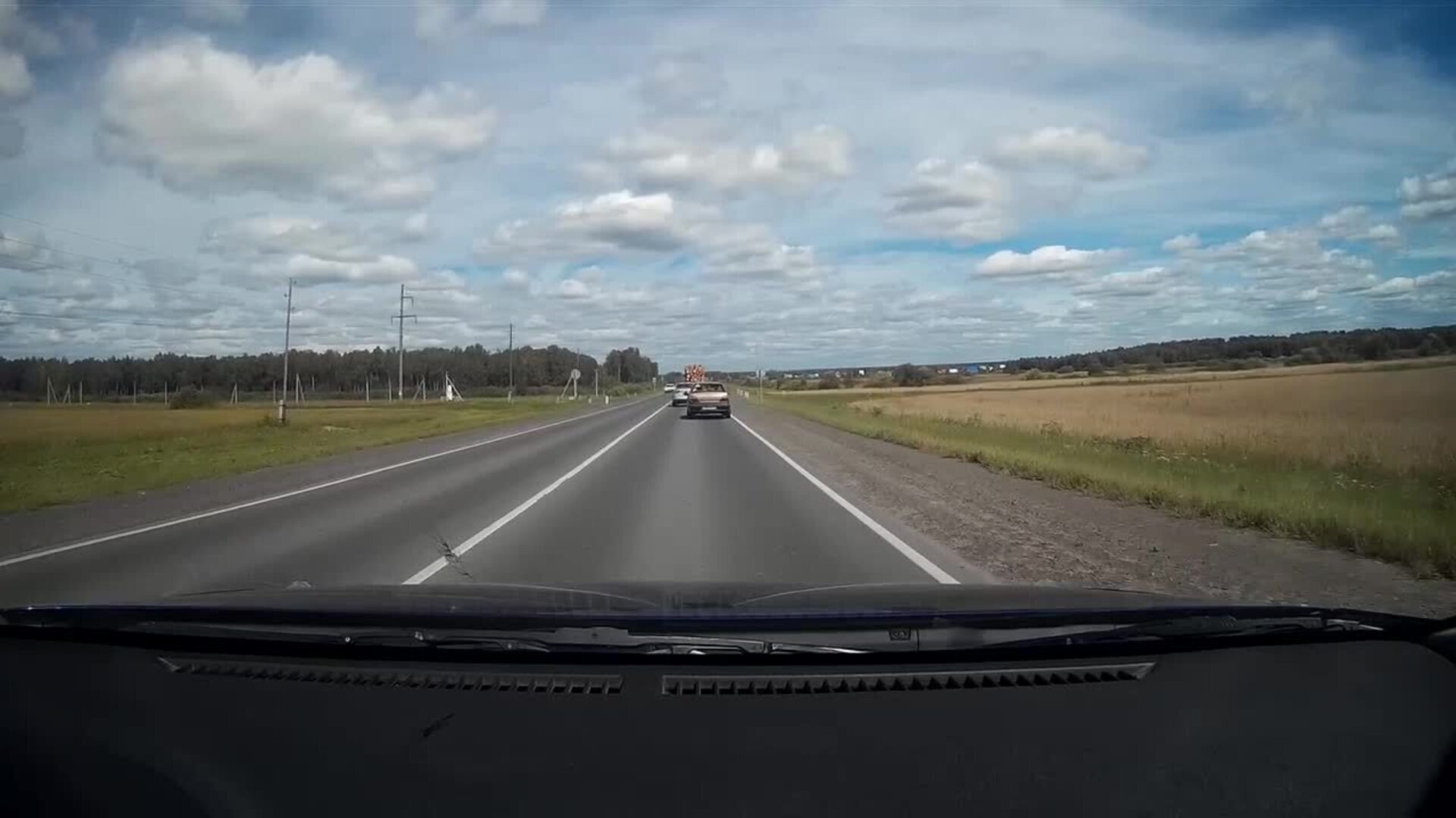 Runaway Tire Surprises Oncoming Car | Jukin Licensing