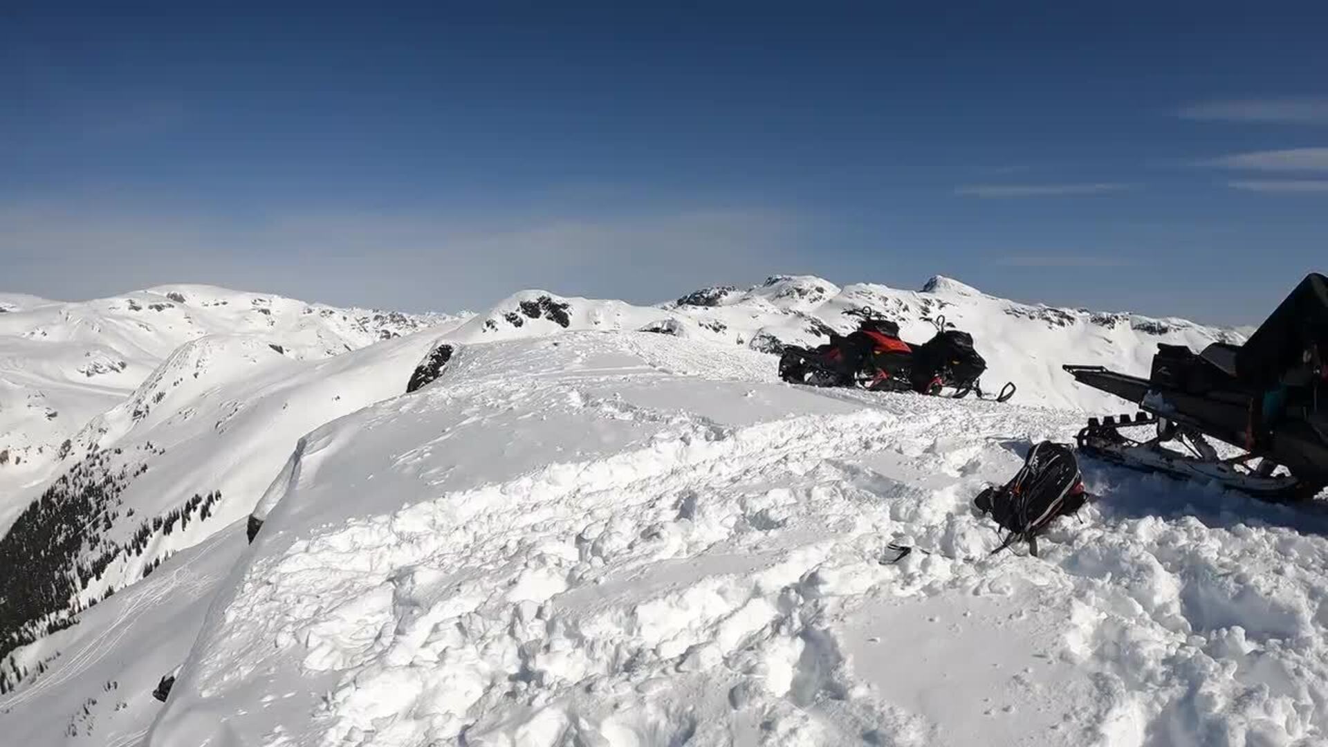 Man Performs Perfect Cliff Drop on His Snowmobile | Jukin Licensing