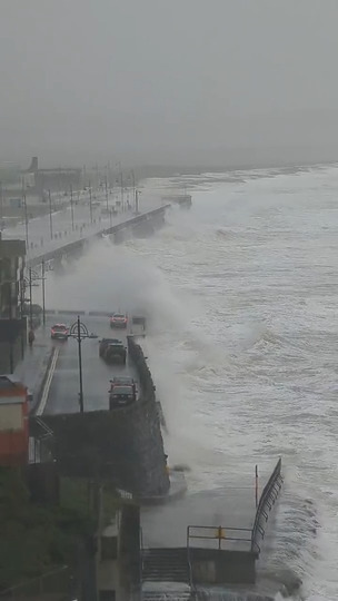 Aggressive Waves Hit Shoreline in Tramore During Storm Agnes | Jukin ...