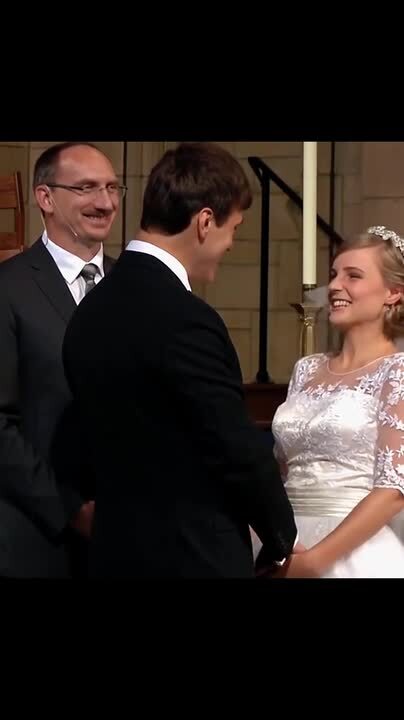 Hilarious First Kiss Fails at Weddings | Jukin Licensing