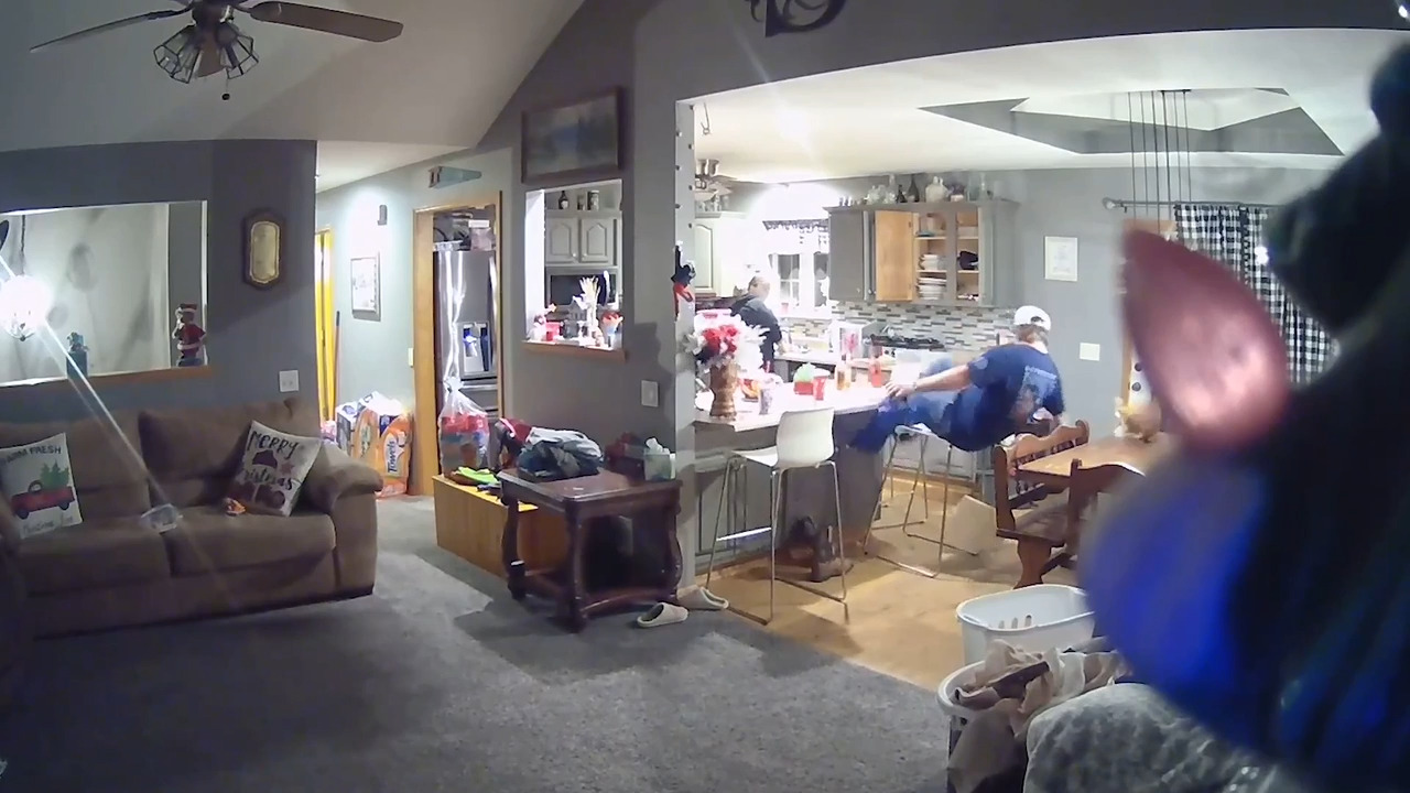 Man Breaks Chair and Falls to Ground After Leaning Backwards | Jukin ...