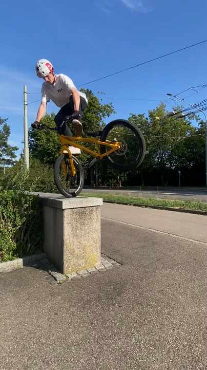 Guy Falls Into Bush While Attempting BMX Stunt | Jukin Licensing