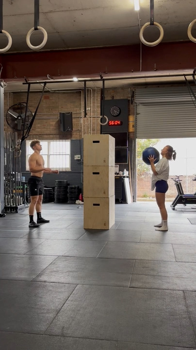 Man Gets Hit in Head With Heavy Ball While Working Out With Sibling ...