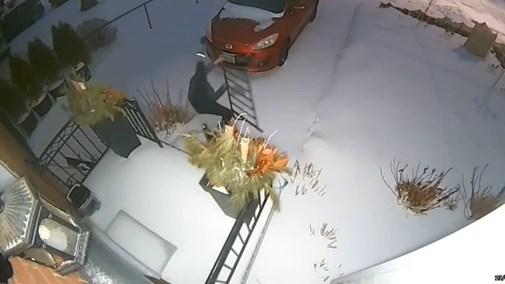 Man Breaks Railing While Falling Off Icy Steps in Ontario, Canada ...