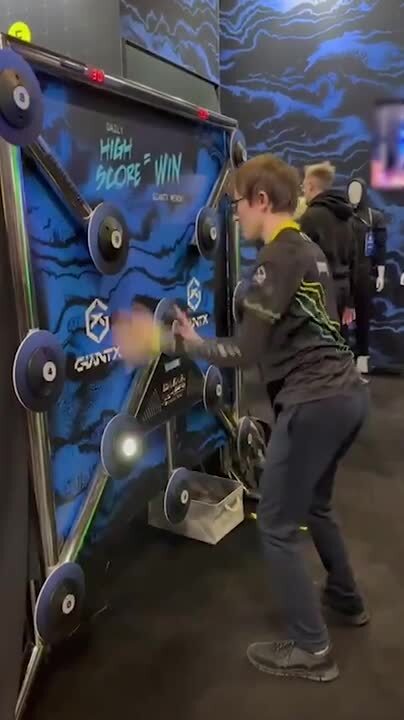 Teenager Beats Impossible Reflex Record on Batak Board | Jukin Licensing
