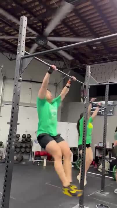 Man Falls as He Attempts Pull-Ups | Jukin Licensing