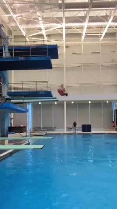 Girl Fails at Diving Into Swimming Pool After Colliding With Board ...
