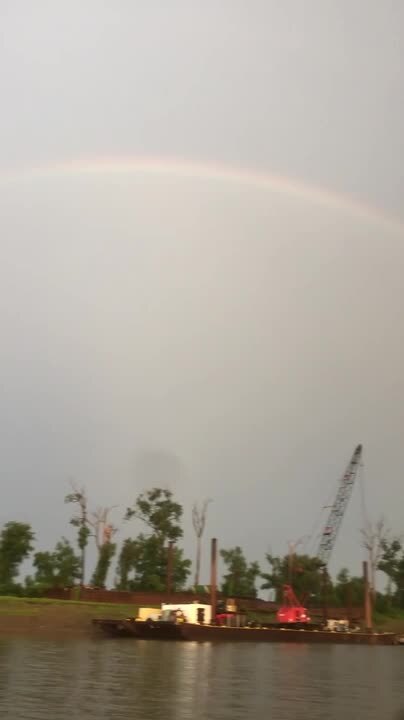 Person Captures Rainbow, Lightning and Meteor Altogether in Mississippi ...
