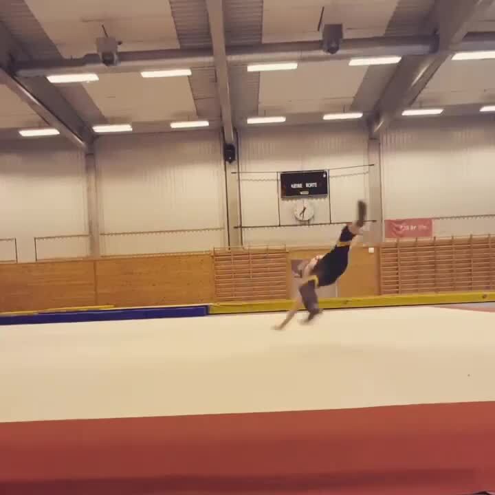 Person Falls and Gets Hurt While Attempting Spinning Handstand | Jukin ...