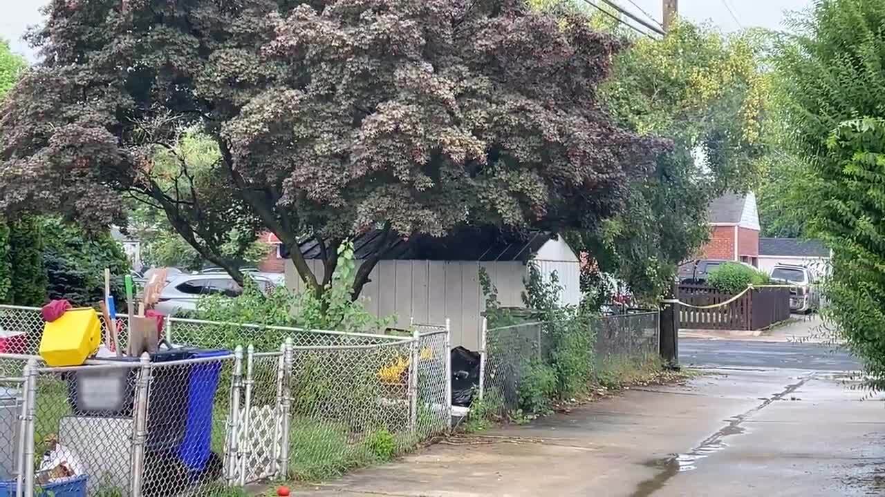 13KV Line Grounds Out on Fence After Getting Hit by Lightning | Jukin ...
