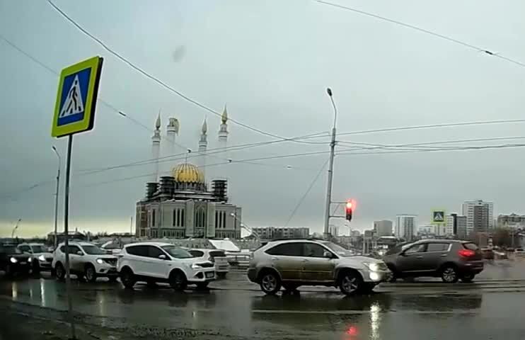 Strong Winds Cause Large Dome to Collapse on Building During ...