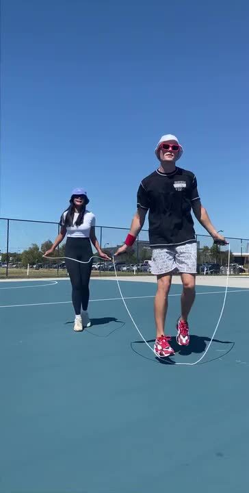 Duo Performs Amazing Choreography With Jump Ropes | Jukin Licensing