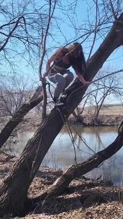 Girl Jumping Off Tree Falls When Dead Branch Breaks | Jukin Licensing
