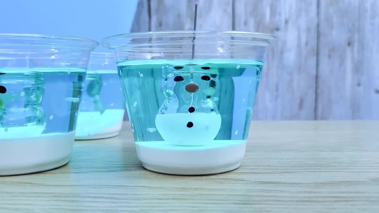 Person Creatively Makes Snowman Jelly Cups | Jukin Licensing