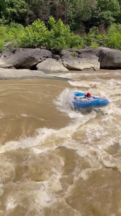 People Fall off Boat While White Water Rafting | Jukin Licensing