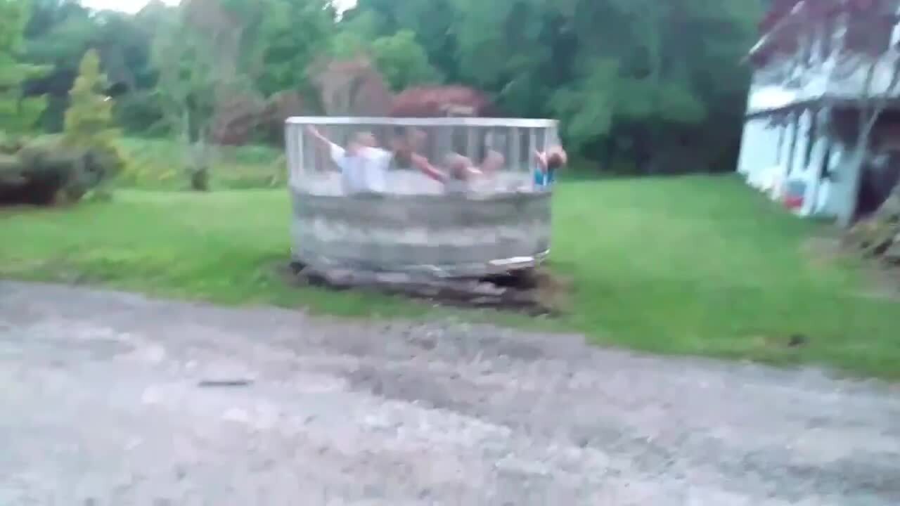 Kids Enjoy Redneck Carnival Ride | Jukin Licensing