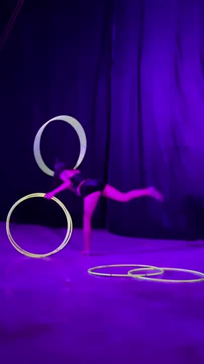 Woman Performs with Multiple Hoops | Jukin Licensing