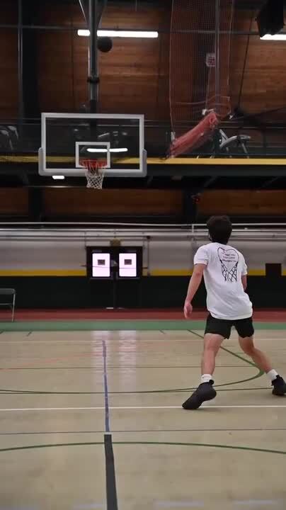 Guy Performs Mind-Blowing Dribbling Skills And Makes Double Shots Into ...