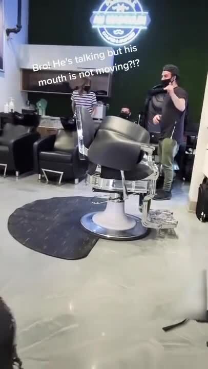Guy Pranks People at Salon by Wearing Realistic Looking Mask With His ...