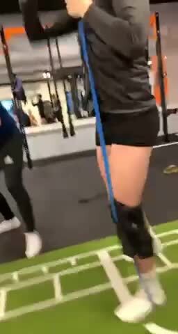 Guy Pulls Down Another Guy's Pants While He Works Out At Gym | Jukin ...