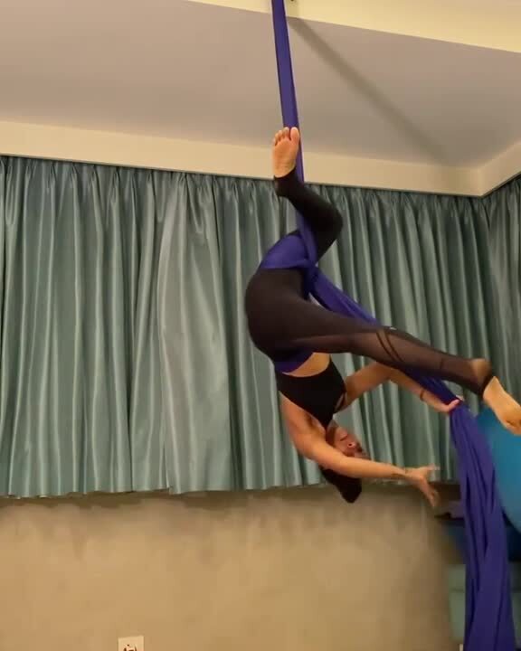 Aerial Silk Performer Practices Inverted Split At Home | Jukin Licensing