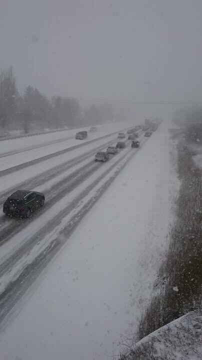 Highway 401 Pile-Up Filmed from Overpass | Jukin Licensing