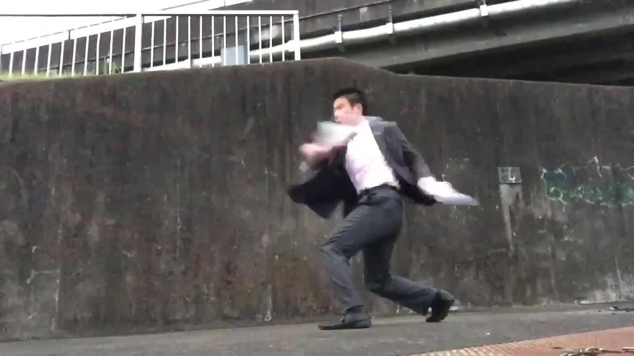 Guy Uses Umbrellas in Weapon Demonstration | Jukin Licensing