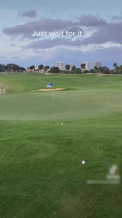 Guy Makes Amazing One-Handed Golf Trick Shot | Jukin Licensing