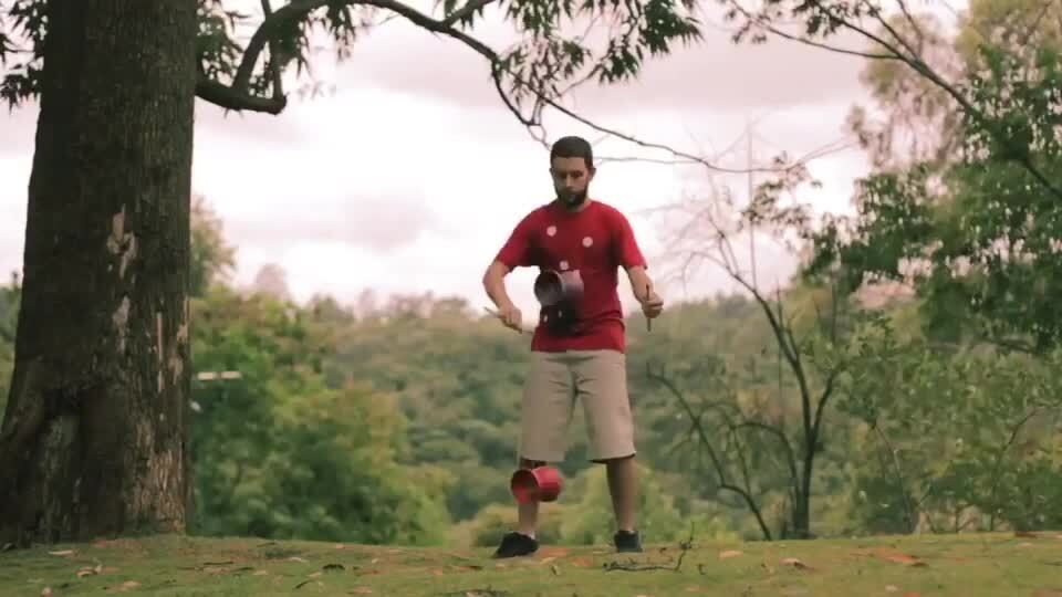 Guy Performs Amazing Diabolo Juggling Trick | Jukin Licensing