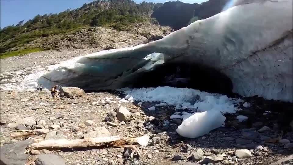 Ice Cave Roof Collapses | Jukin Licensing