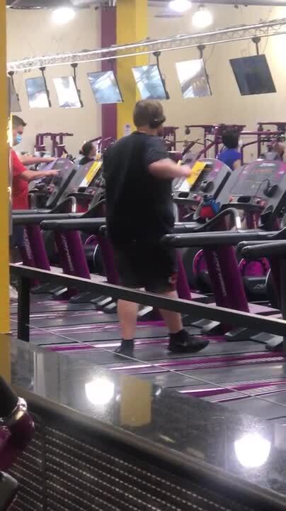 Man on Treadmill Showcases Dance Skill | Jukin Licensing