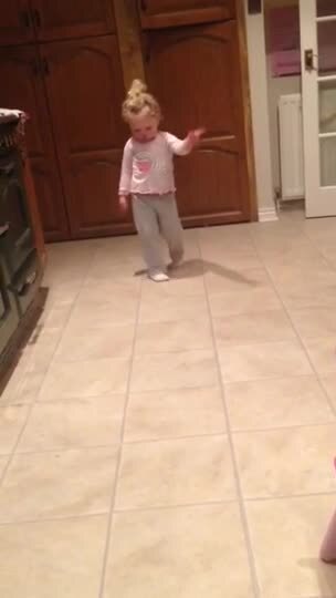 Little Girl Dances To Uptown Funk | Jukin Licensing