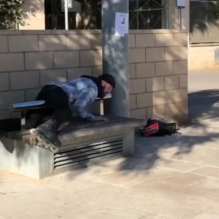 Guy Attempts Rollerblading Trick and Accidentally Smashes his Head on ...
