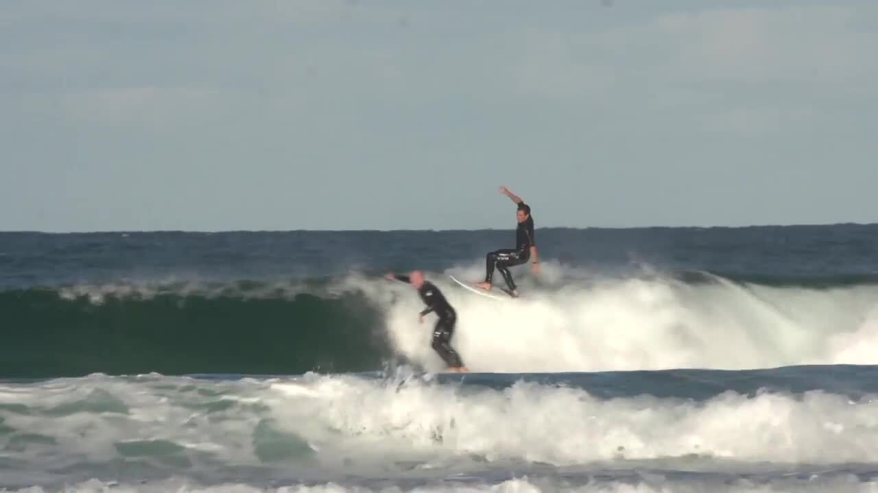 Surfers Collide With Each Other While Surfing on Same Wave | Jukin ...