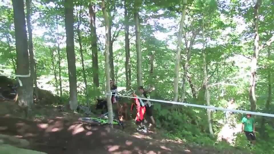 Multiple Mountain Bike Crashes into Tree | Jukin Licensing