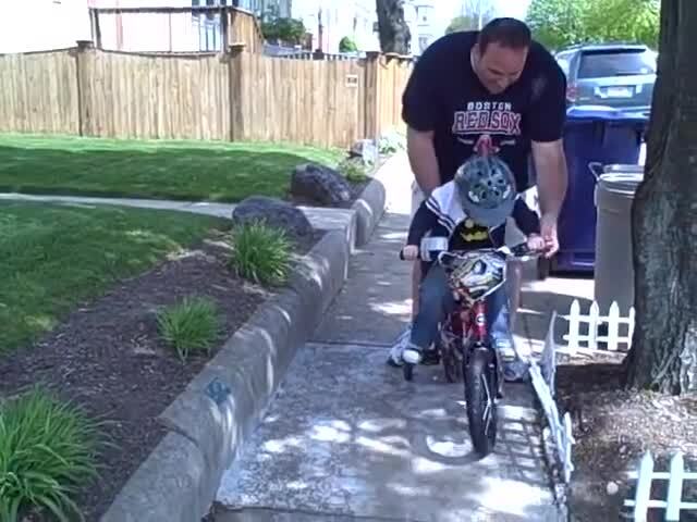 First Bike Ride Fail | Jukin Licensing