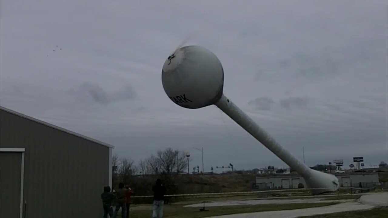 Ozark Missouri Water Tower Demolished | Jukin Licensing