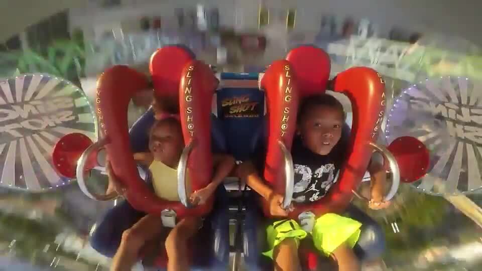 Brave Kids Enjoy Scary Slingshot Ride at Amusement Park | Jukin Licensing