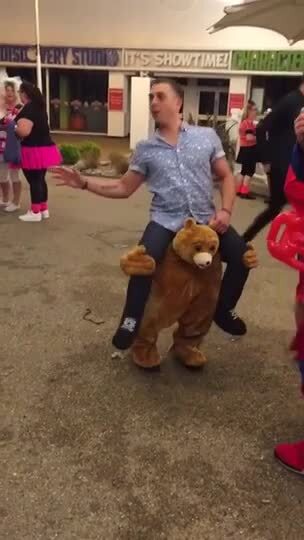 Bear Piggyback Ride | Jukin Licensing