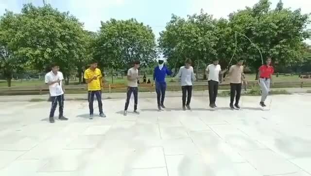 People Perform Coordinated Jump Rope Trick Together | Jukin Licensing