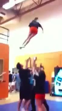 Cheerleader Flier Crashes down on Friend | Jukin Licensing