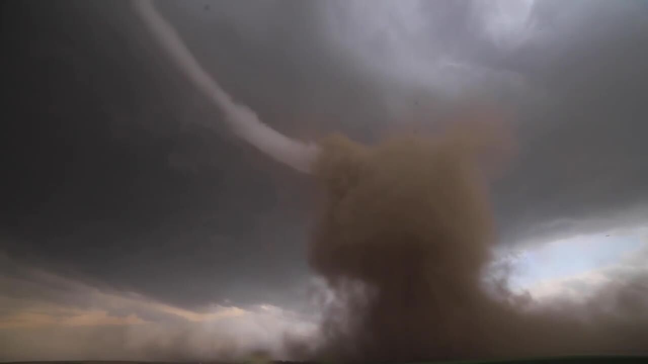 Storm Chaser Has Close Range Tornado Experience | Jukin Licensing