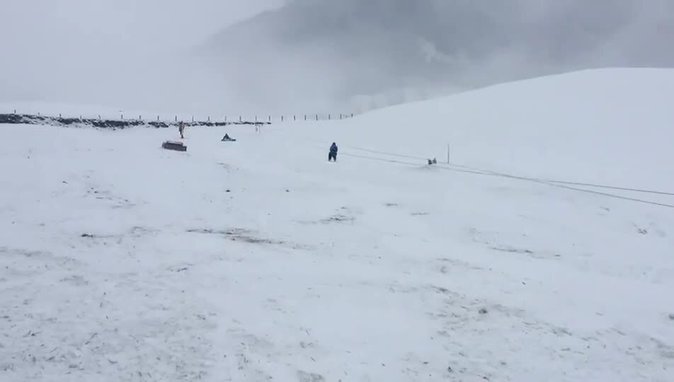 Friends Create DIY Ski Lift | Jukin Licensing