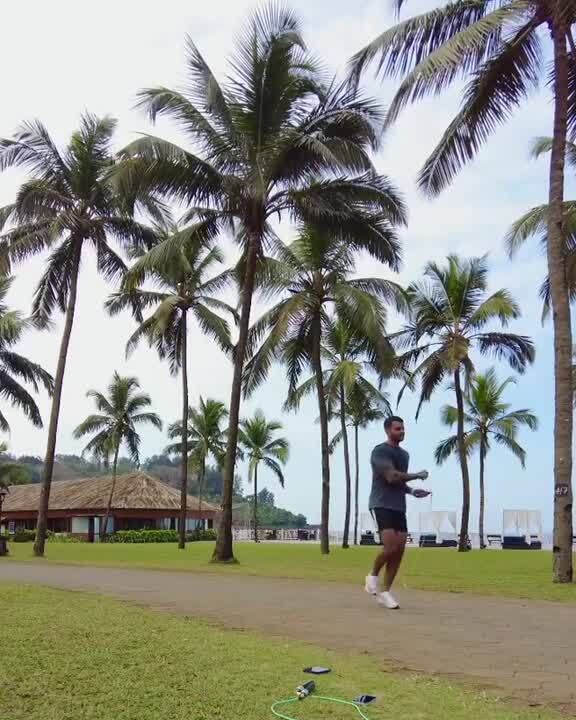 Guy Works Out Using Jump Rope | Jukin Licensing