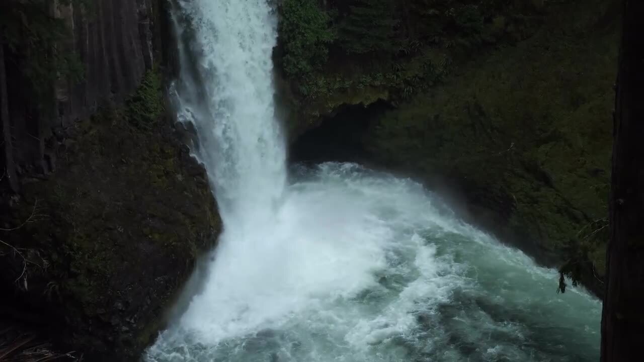 Kayaker Sends it Down Massive Waterfall | Jukin Licensing