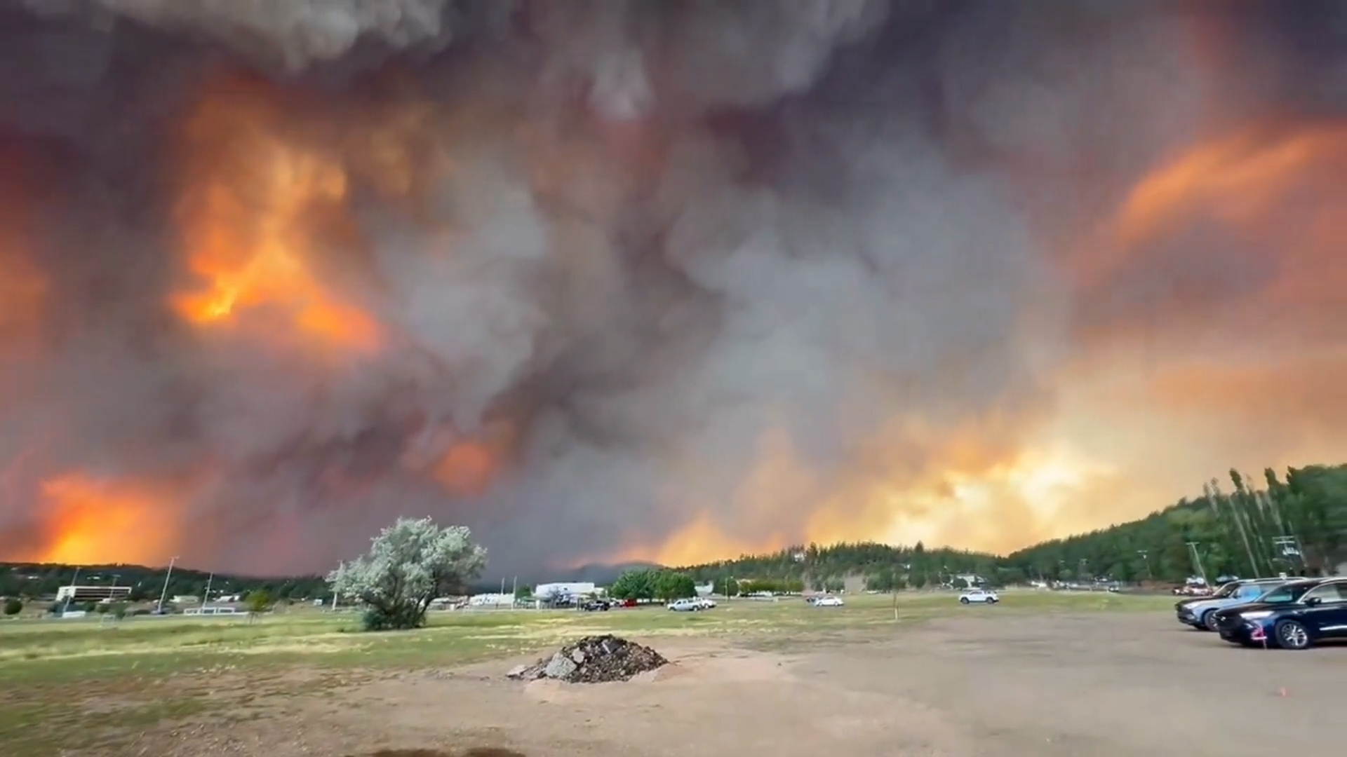 Smoke Emanates From Wildfire in Ruidoso, New Mexico | Jukin Licensing