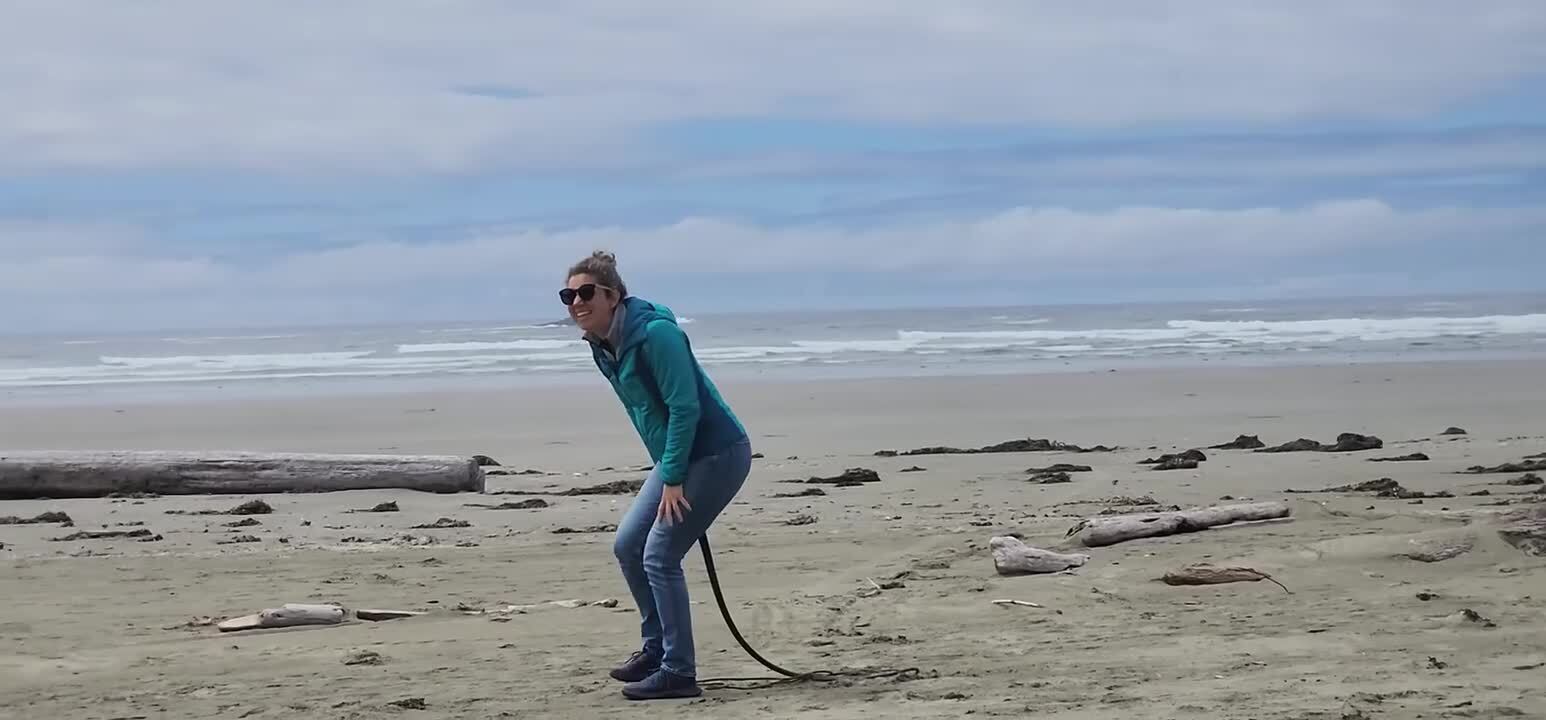 Woman Hits Her Own Head With Whip While Showcasing How to Use it ...